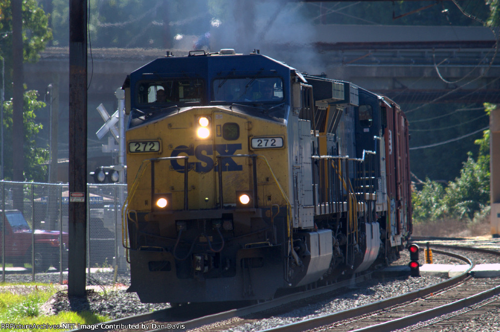 CSX AC44CW 272 leads Q418-24